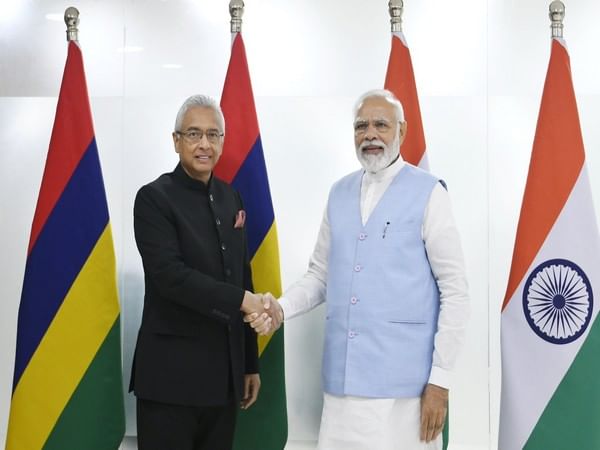 PM Modi discusses development partnership, defence cooperation with Mauritius counterpart ...
