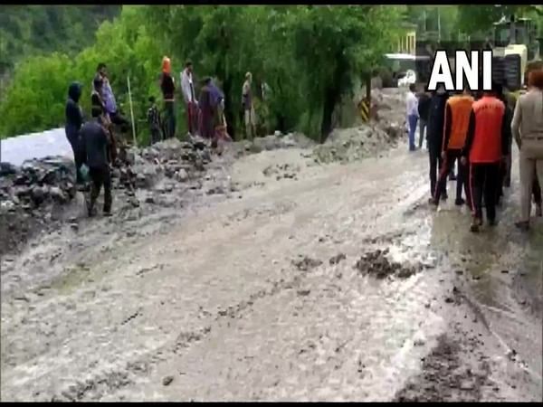 Srinagar-Leh highway blocked after flash floods hit J-K's Ganderbal – ThePrint – ANIFeed