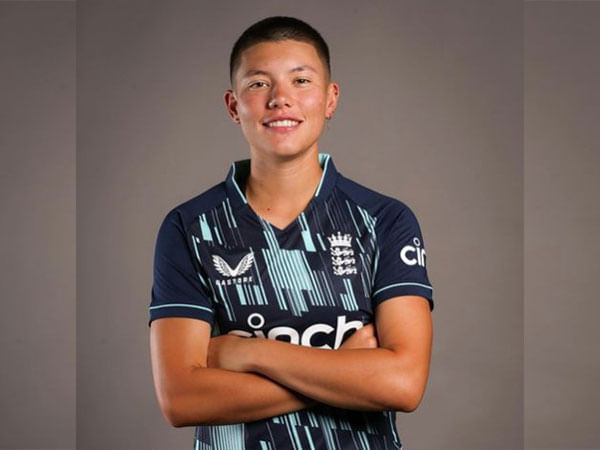 Hobart Hurricanes sign England pacer Issy Wong for eighth season of ...