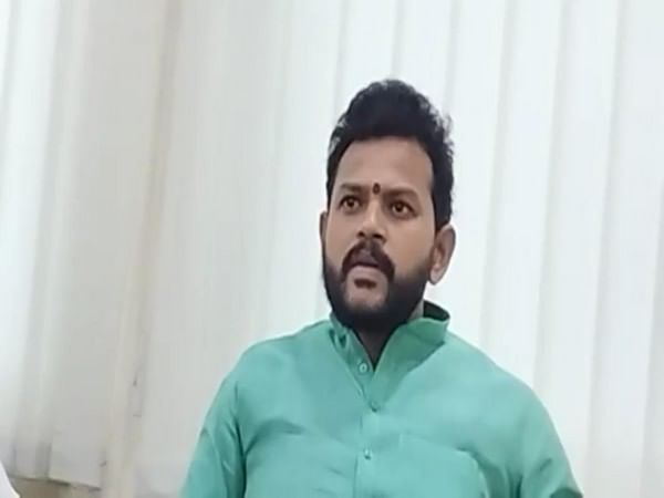 Andhra: TDP files complaint with Lok Sabha Speaker against YSRCP MP Gorantla Madhav's video ...