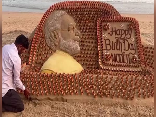 Sand Artist Sudarsan Pattnaik Creates Pm Modis Sand Sculpture With