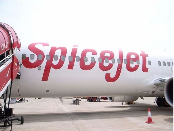 Hyderabad-bound SpiceJet flight detects smoke mid-air, DGCA orders ...