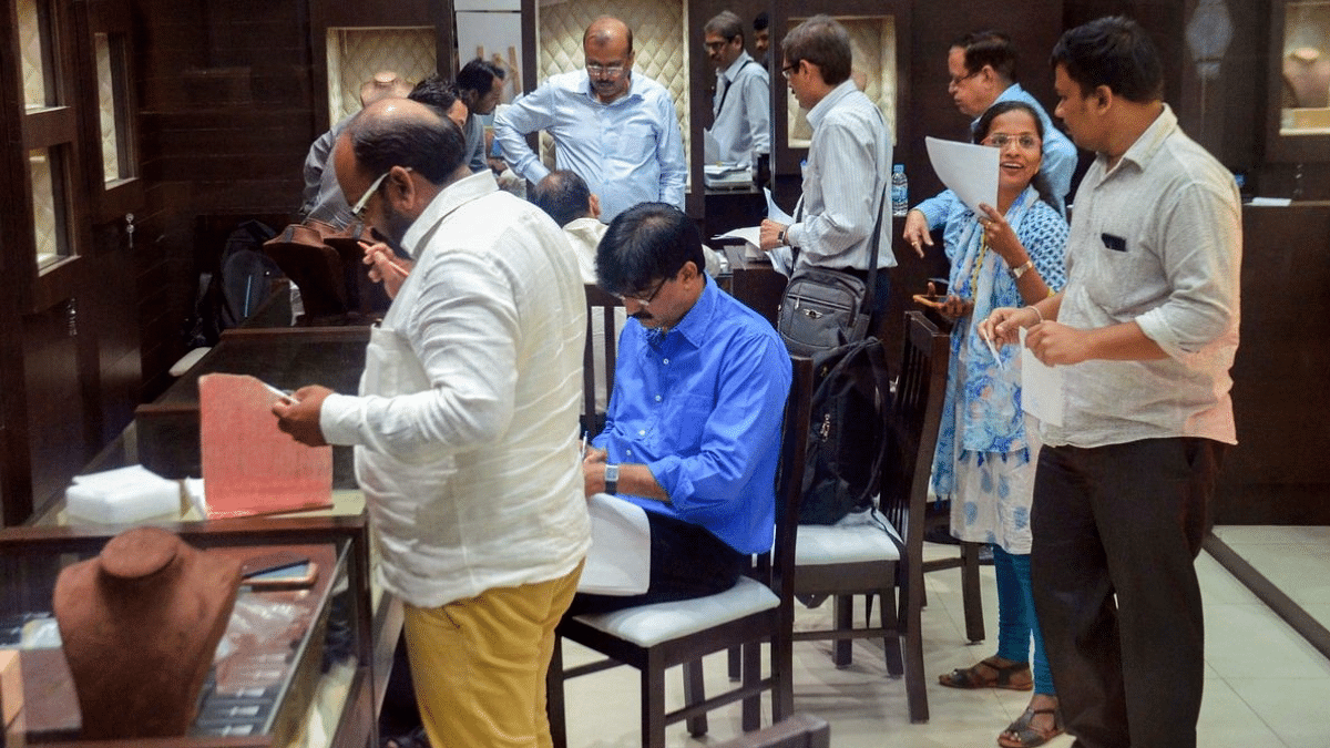 ED arrests IAS officer Sameer Vishnoi, 2 others in money laundering ... ED arrests IAS officer Sameer Vishnoi, 2 others in money laundering ...