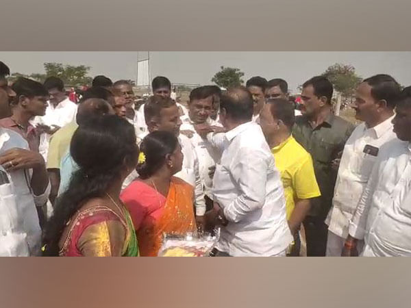 TRS MLA Krishna Mohan Reddy holds govt official's collar in viral video – ThePrint – ANIFeed
