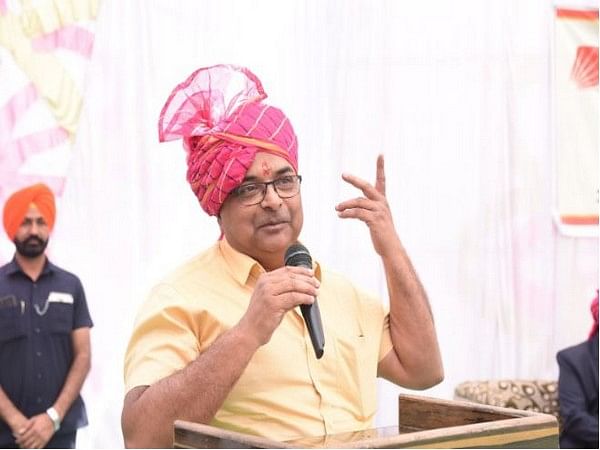 Anand Prakash Chouksey Honored With The Eminent Times Achievers Madhya