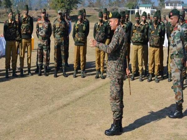 J&K: Northern Army Commander takes stock at training of Agniveers ...