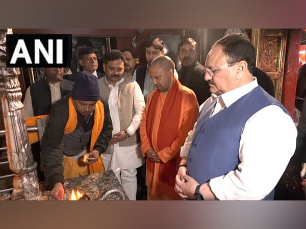 Varanasi: JP Nadda, CM Yogi Adityanath offer prayers at Kashi Vishwanath, Kaal Bhairav temples ...