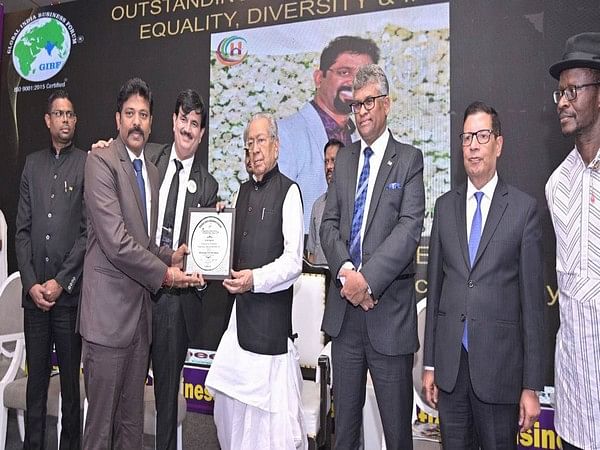 Honeyy Group CMD Mukka Obul Reddy receives The Best Employer Award from ... Honeyy Group CMD Mukka Obul Reddy receives The Best Employer Award from ...