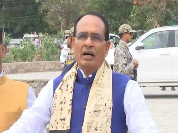 PM Modi's work is only for welfare of countrymen: CM Chouhan on letter ... PM Modi's work is only for welfare of countrymen: CM Chouhan on letter ...