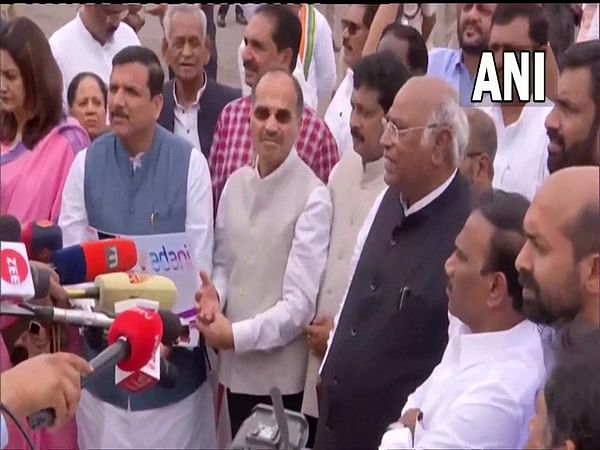 Opposition Mps Seeking Jpc Probe Into Adani Issue Detained In Delhi