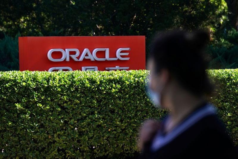 Oracle banks on Cerner for cloud boost after mixed third-quarter ...