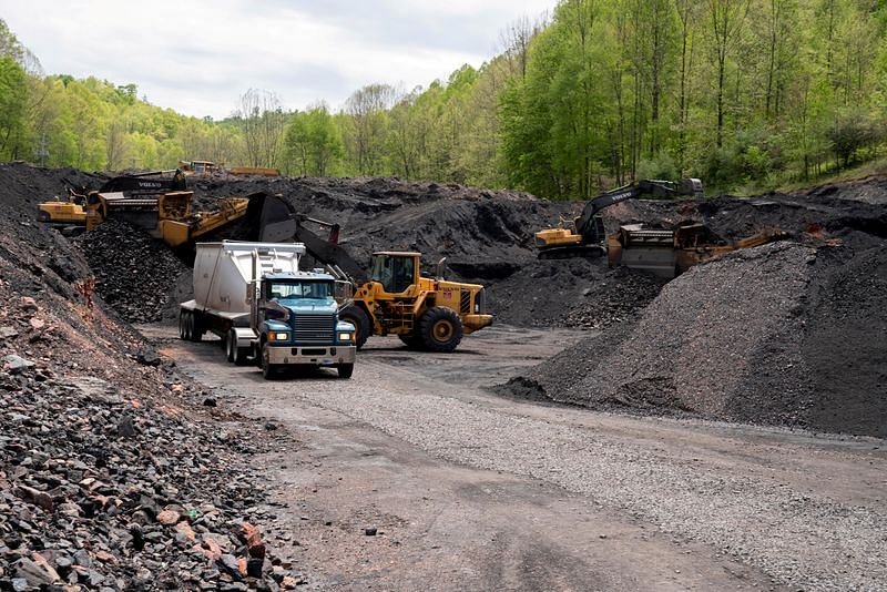 U S Senate Votes To Overturn Heavy Duty Truck Emissions Rules Theprint