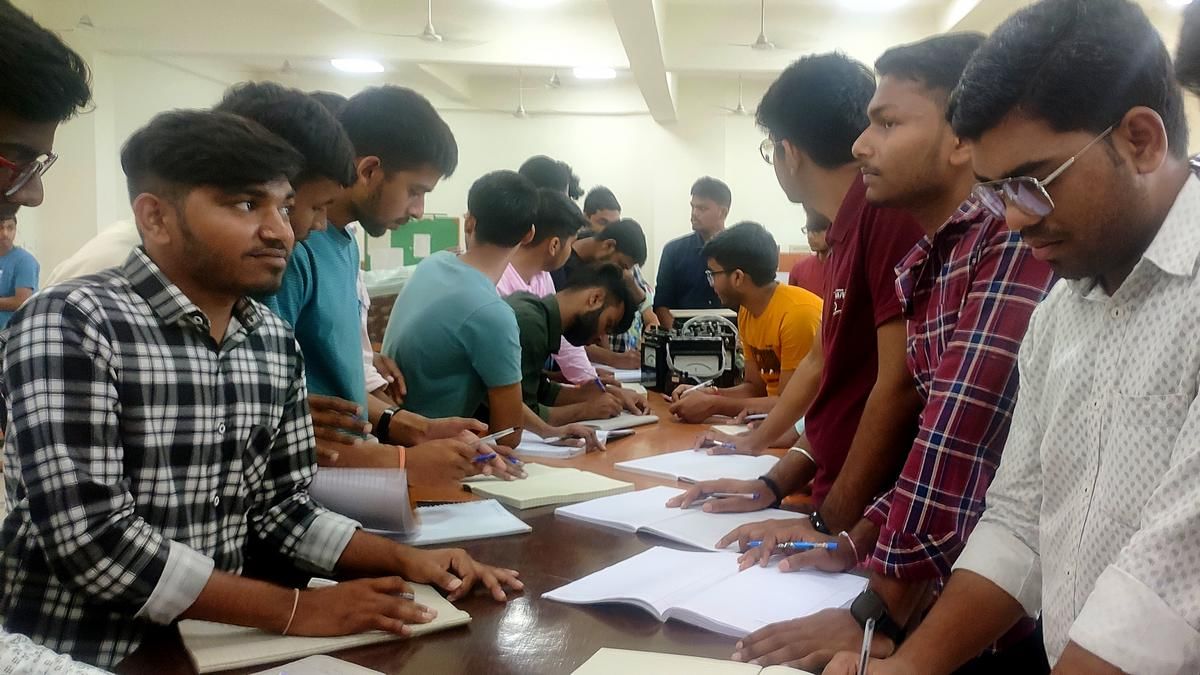 Hindi engineering courses in MP are just not taking off. Students keep moving to English