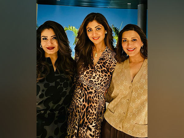 90s Divas reunion: Raveena Tandon, Sonali Bendre Shilpa Shetty pose together at party – ThePrint ...