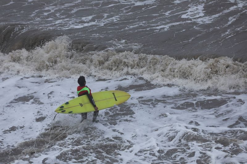 Big waves at California's Mavericks Beach draw surfers, 'super stoked ...