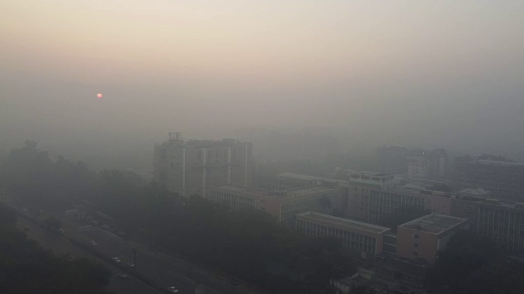 Cold wave tightens in North India, dense fog engulf Delhi as air quality falls to 'very poor'
