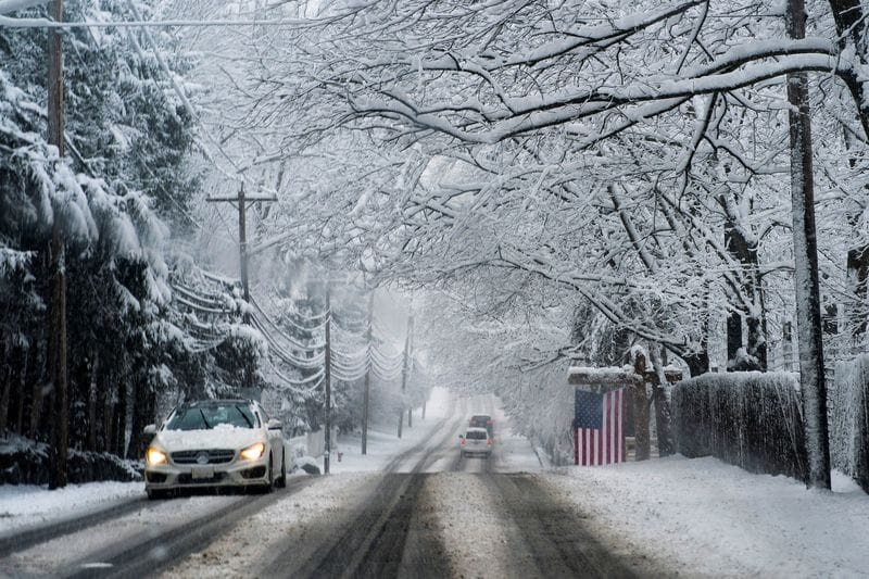 Storm dumps more than a foot of snow on parts of US Northeast – ThePrint – ReutersFeed