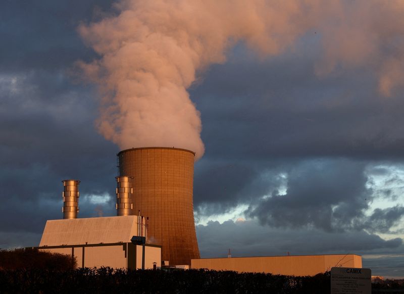 Global energy-related CO2 emissions hit record high in 2023 - IEA ...