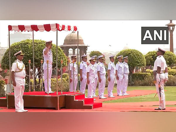 Royal Thai Navy commander receives guard of honour at National War ... Royal Thai Navy commander receives guard of honour at National War ...