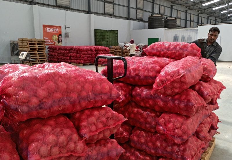 India imposes export duty of 40% on onions, exempts duty on bengal gram imports – ThePrint ...