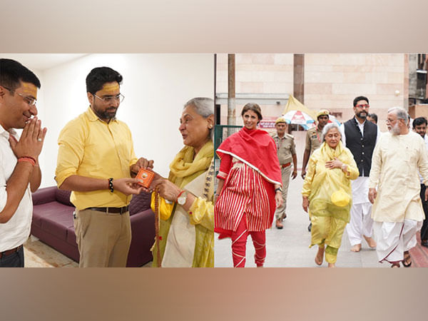 Jaya Bachchan with Abhishek, Shweta offers prayers at Kashi Vishwanath Temple – ThePrint – ANIFeed
