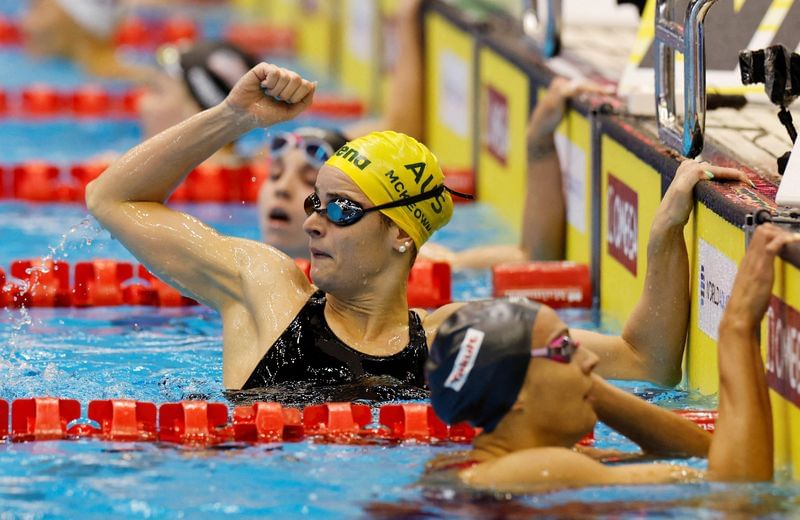 Olympics-Swimming-Hunter becomes hunted as McKeown braces for charging ...