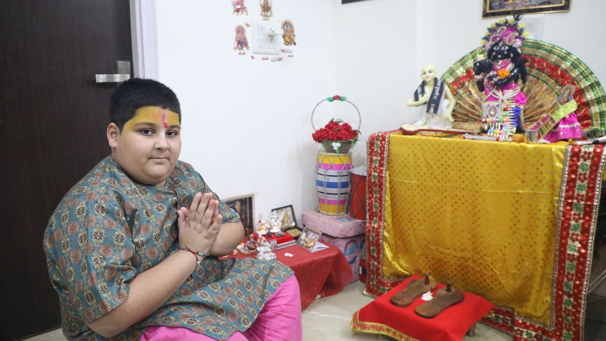 India’s youngest baba wants no friends, phones. What about homework, critics ask