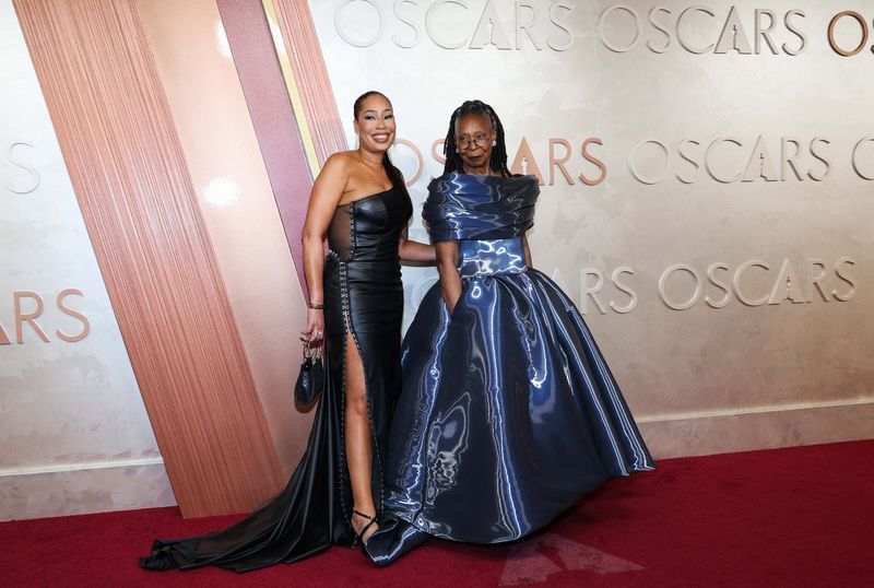 Oscars' red carpet features sculptural and shiny gowns and some props – ThePrint – ReutersFeed