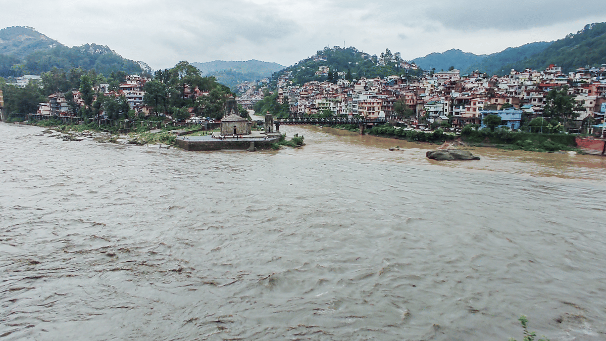 Red alert issued after heavy rainfall in Himachal, Beas river flooded
