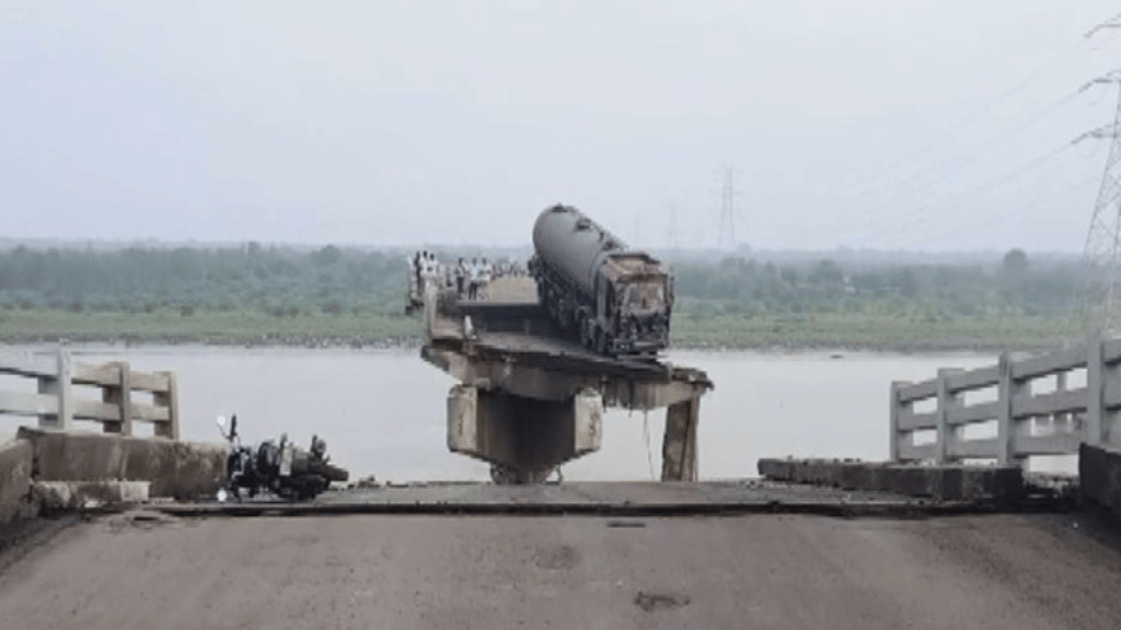 Gujarat bridge collapse: 2 more bodies recovered, death toll rises to 13