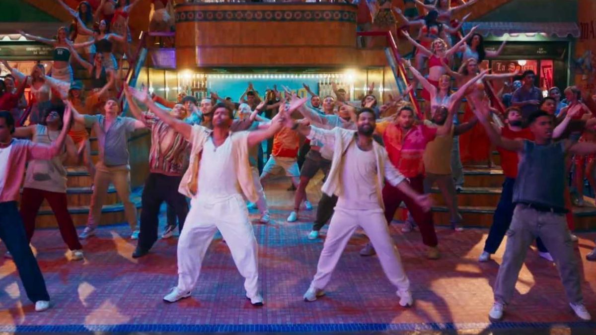 Hrithik Roshan & Jr NTR in Janaab-e-Aali is exactly what a dance-off should not be