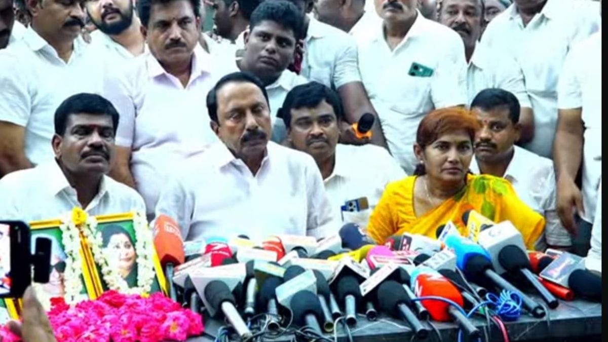 'Victory only in unity'—AIADMK's Sengottaiyan sets 10-day deadline for unification of breakaway ...